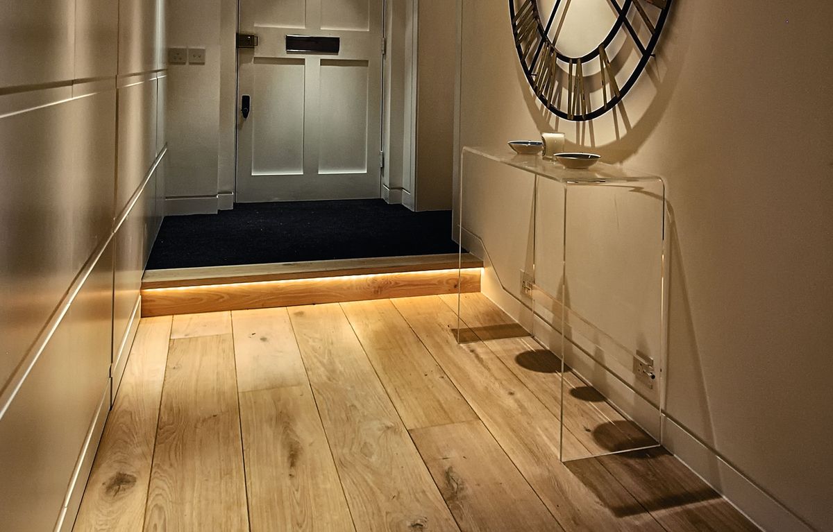 15 Hallway Lighting Ideas To Brighten Up a Home's Entrance | Homebuilding