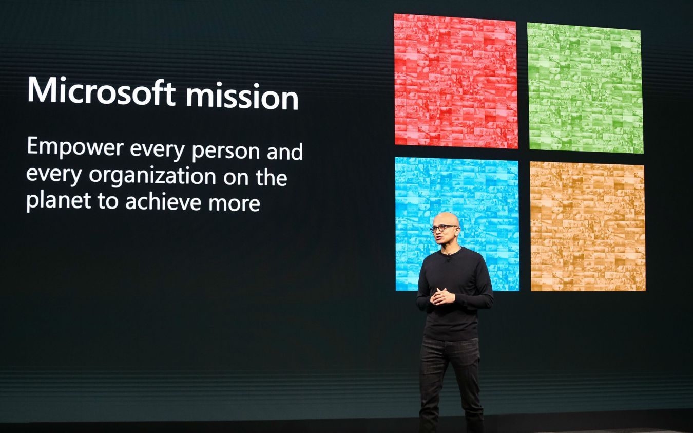 Former Microsoft Exec Blames Windows 10 Woes on 'Toxic Management ...