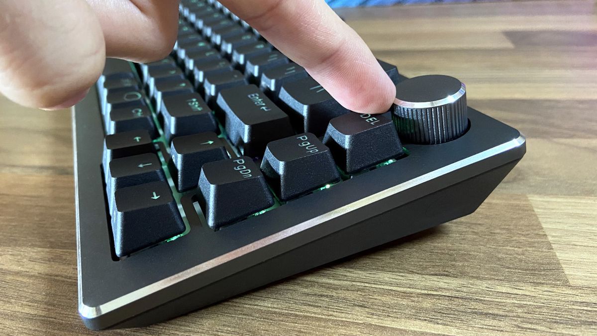 Cooler Master CK720 mechanical keyboard review: Hot-swappable switches ...