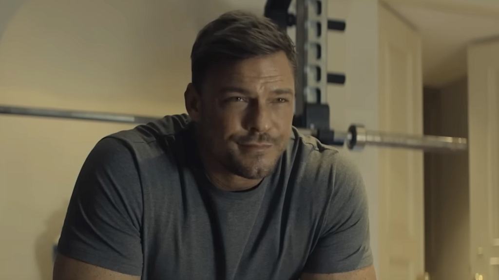 Reacher’s Sonya Cassidy Breaks Down Duffy’s Funny Reaction To Seeing Reacher Walk Down The Road ...