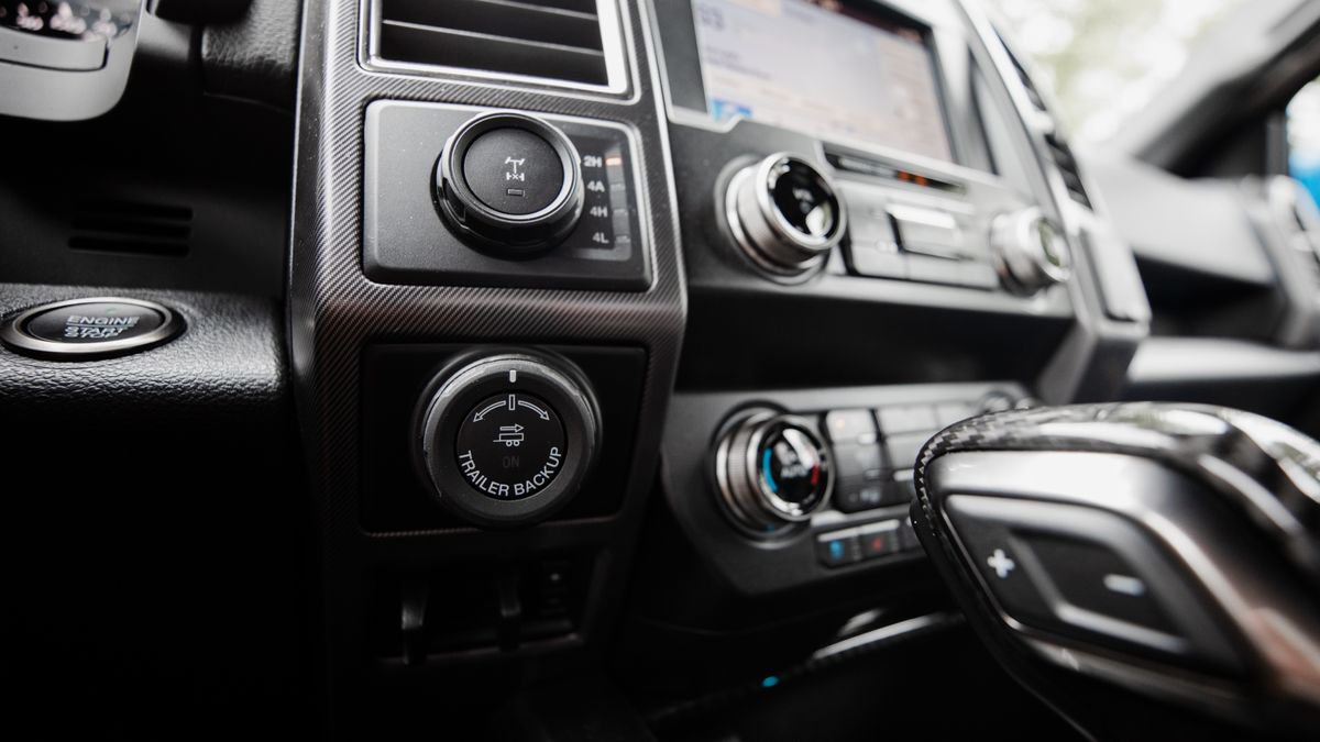 The brilliant trailering tech in the 2019 Ford Raptor, tested by a ...