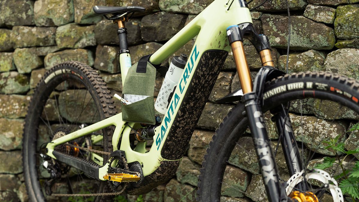 Peaty's HoldFast Trail Tool Wrap – quick-fitting essentials storage ...