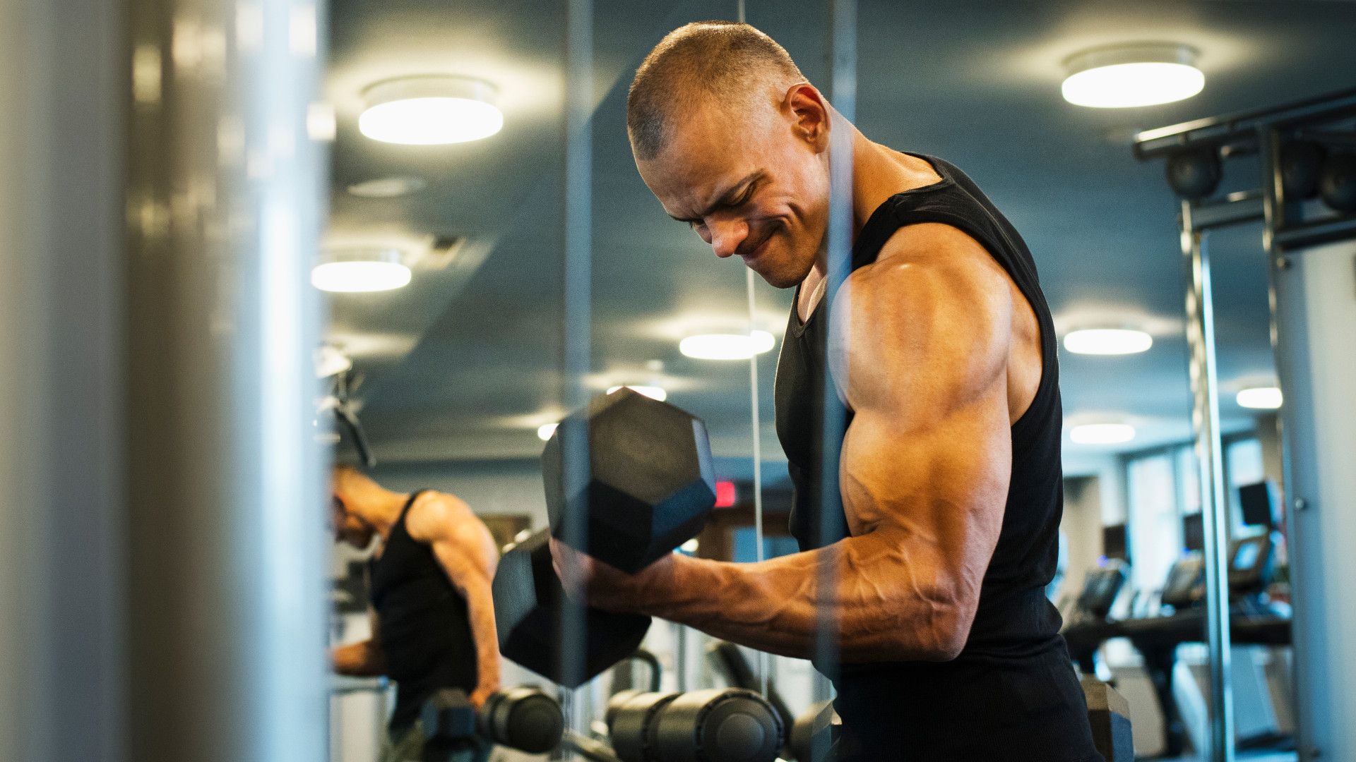Strength training vs. bodybuilding: What’s the difference and what’s ...