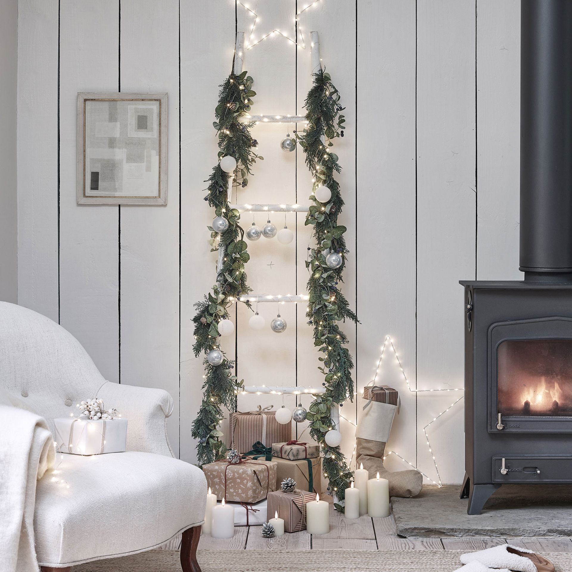 Minimalist Christmas decor ideas for a peaceful festive season | Ideal Home