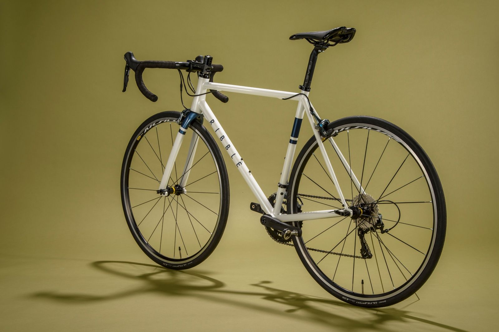 Ribble Endurance 725 'Base' model review: a stylish year-round training ...