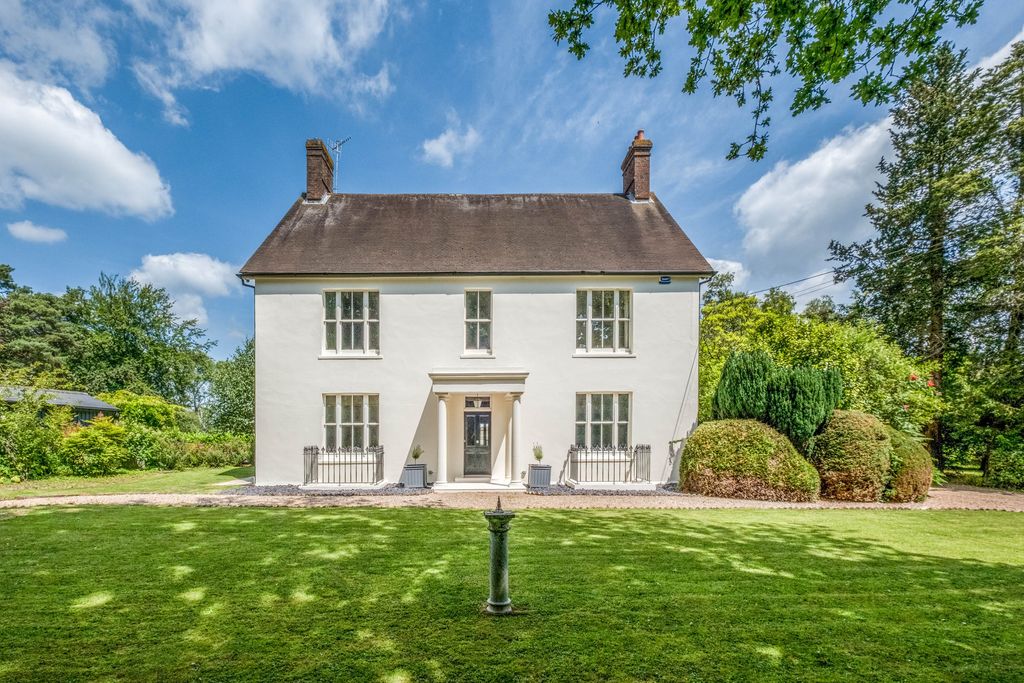 Take a look inside the Great Gatsby movie mansion | Ideal Home