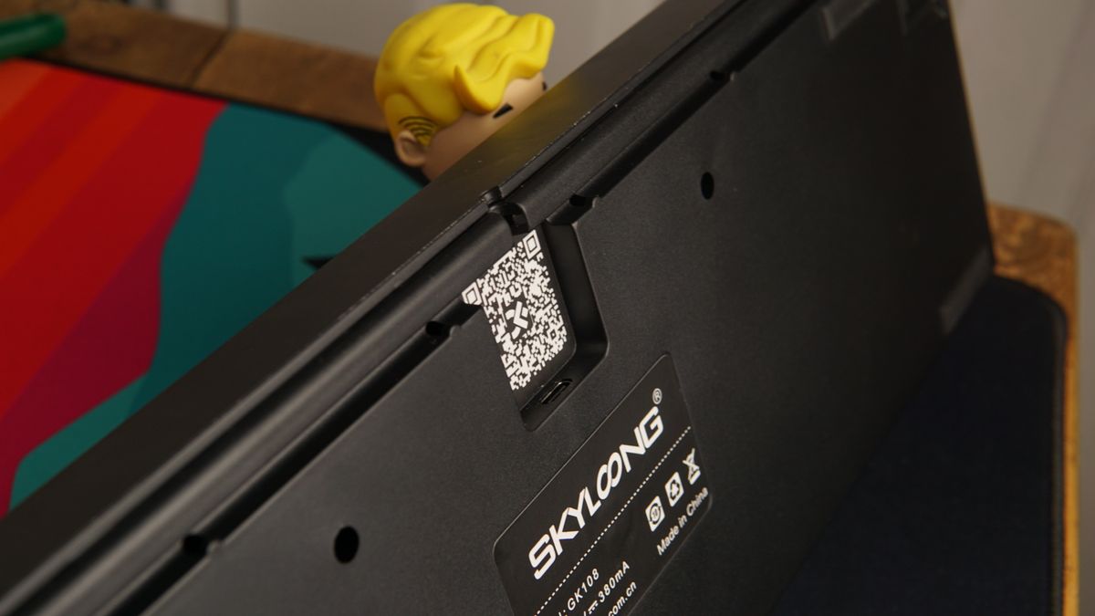 Epomaker GK108S Wireless Mechanical Keyboard Kit Review: Big Size, Low ...