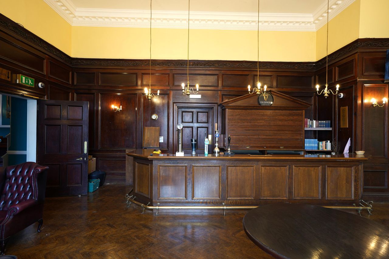 A country house that was the set for one of the best-loved sitcoms of ...