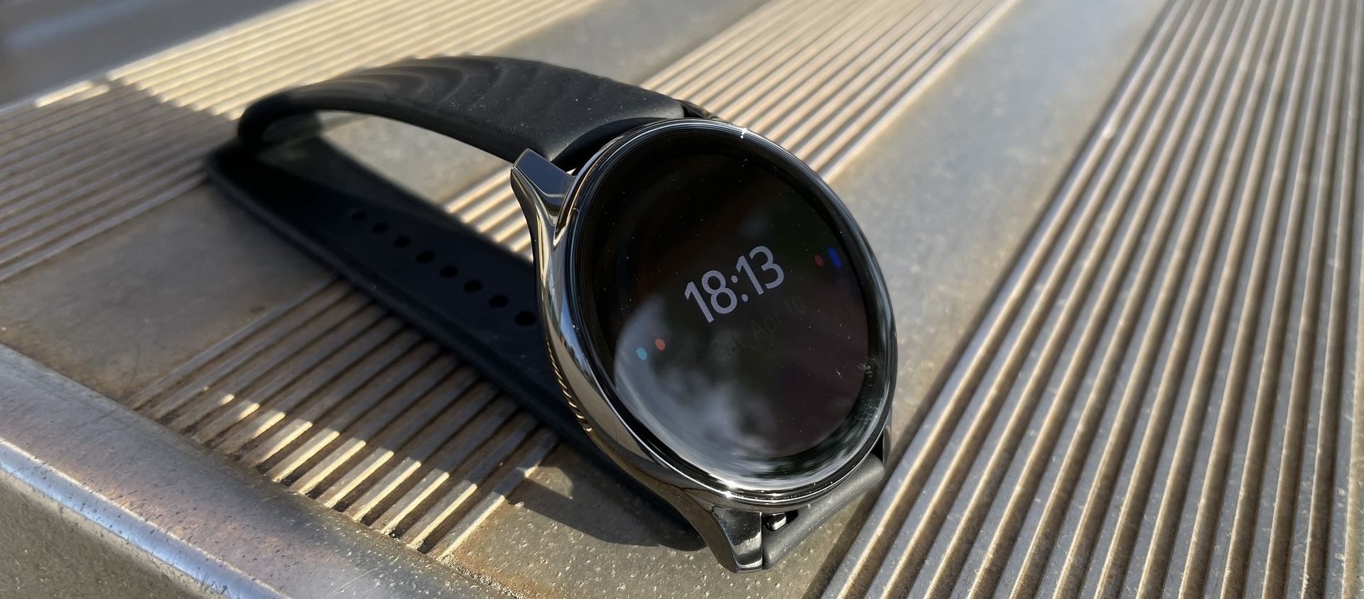 OnePlus Watch review: a sleek smartwatch with great battery life ...