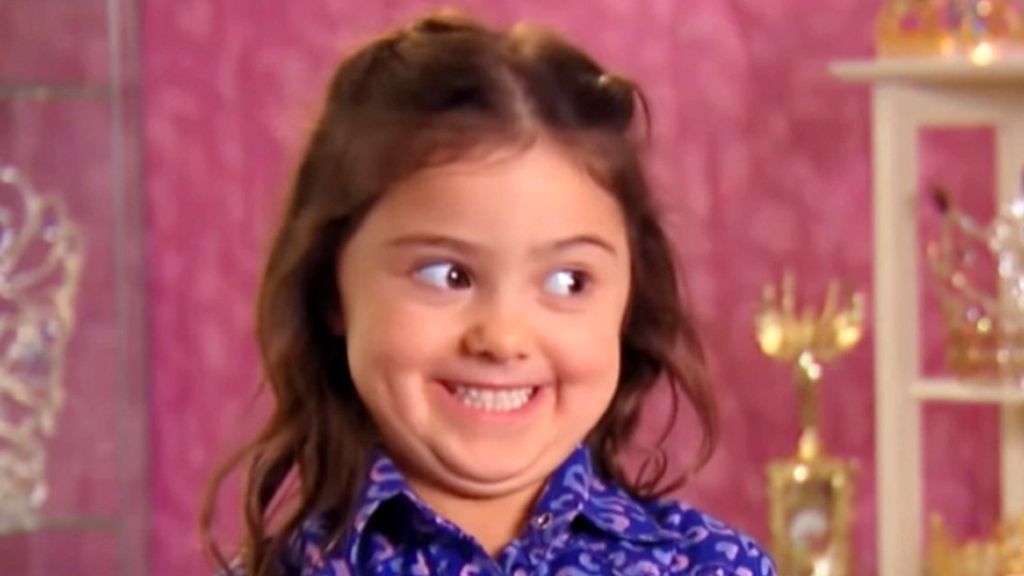 Kailia Posey, Who Inspired Toddlers And Tiaras' Viral Grinning Girl GIF ...