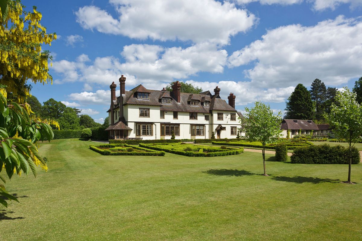 An Arts-and-Crafts house with dramatic interiors, 63 acres, spectacular ...