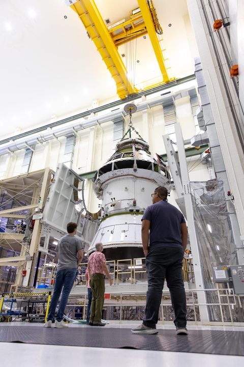 NASA begins stacking SLS rocket for Artemis 2 moon mission (photos) | Space