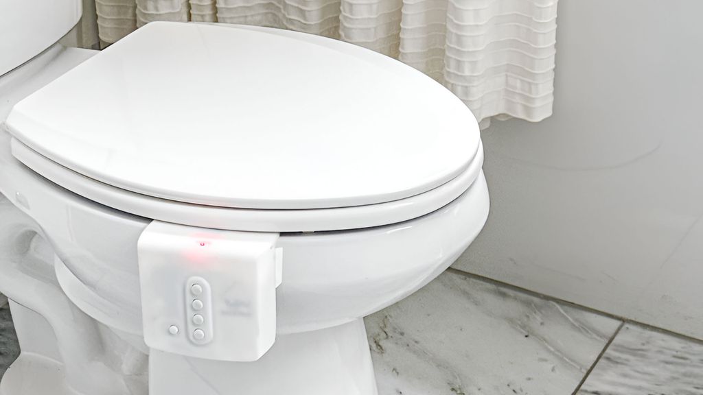 This toilet attachment uses AI and a team of physicians to photograph ...