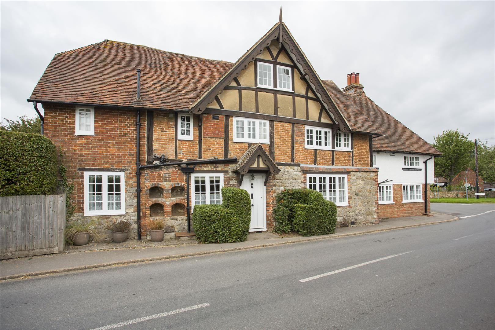A hugely charming family home in Kent, with delightful period features ...