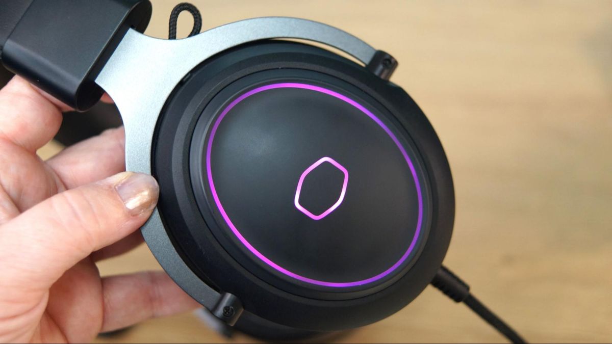 Cooler Master CH331 Review: Big Sound, Small Price | Tom's Hardware