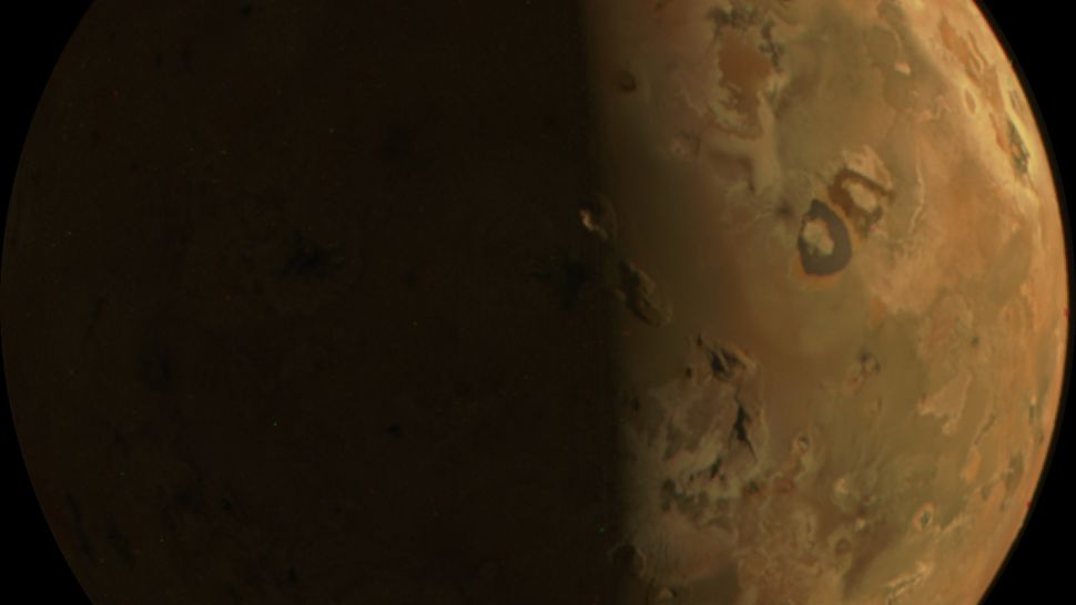 Jupiter's volcanic moon Io looks outstanding in these close flyby ...