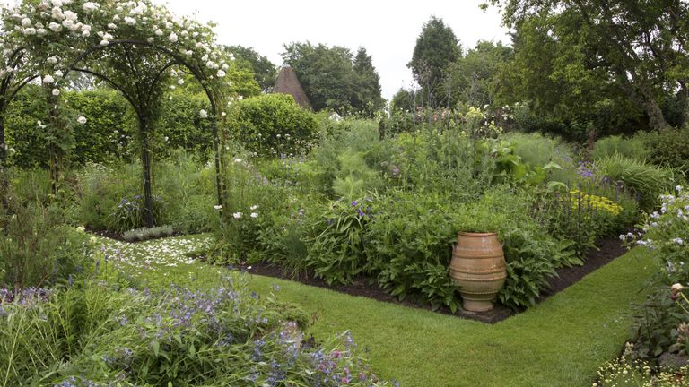 Herb garden: planting ideas and advice on how to grow herbs | Real Homes