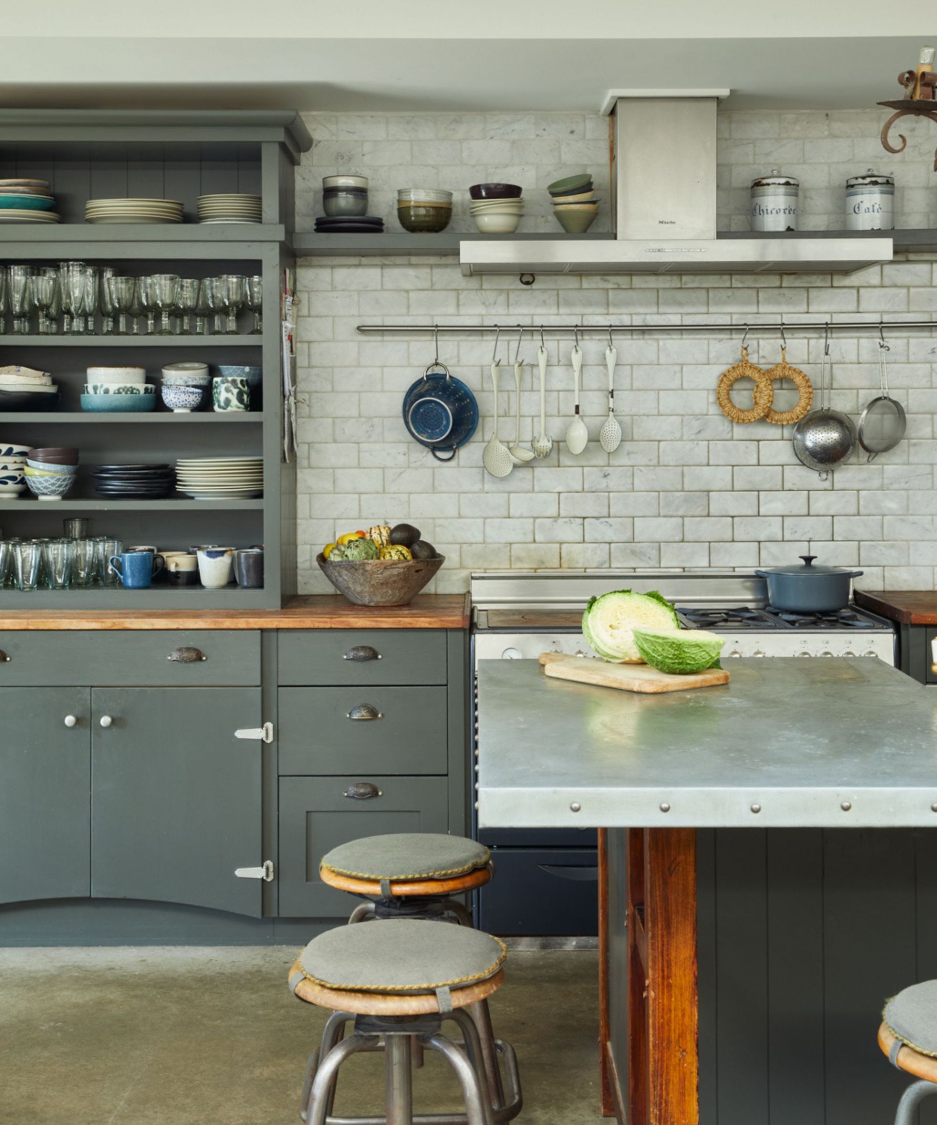 Retro kitchen ideas: embrace a nostalgic, characterful look | Homes and ...