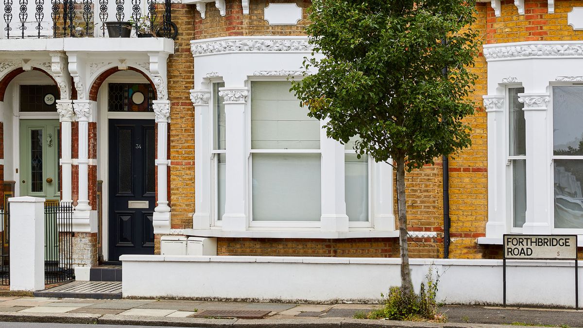 Sash Windows: Types, Costs, Pros and Cons | Homebuilding