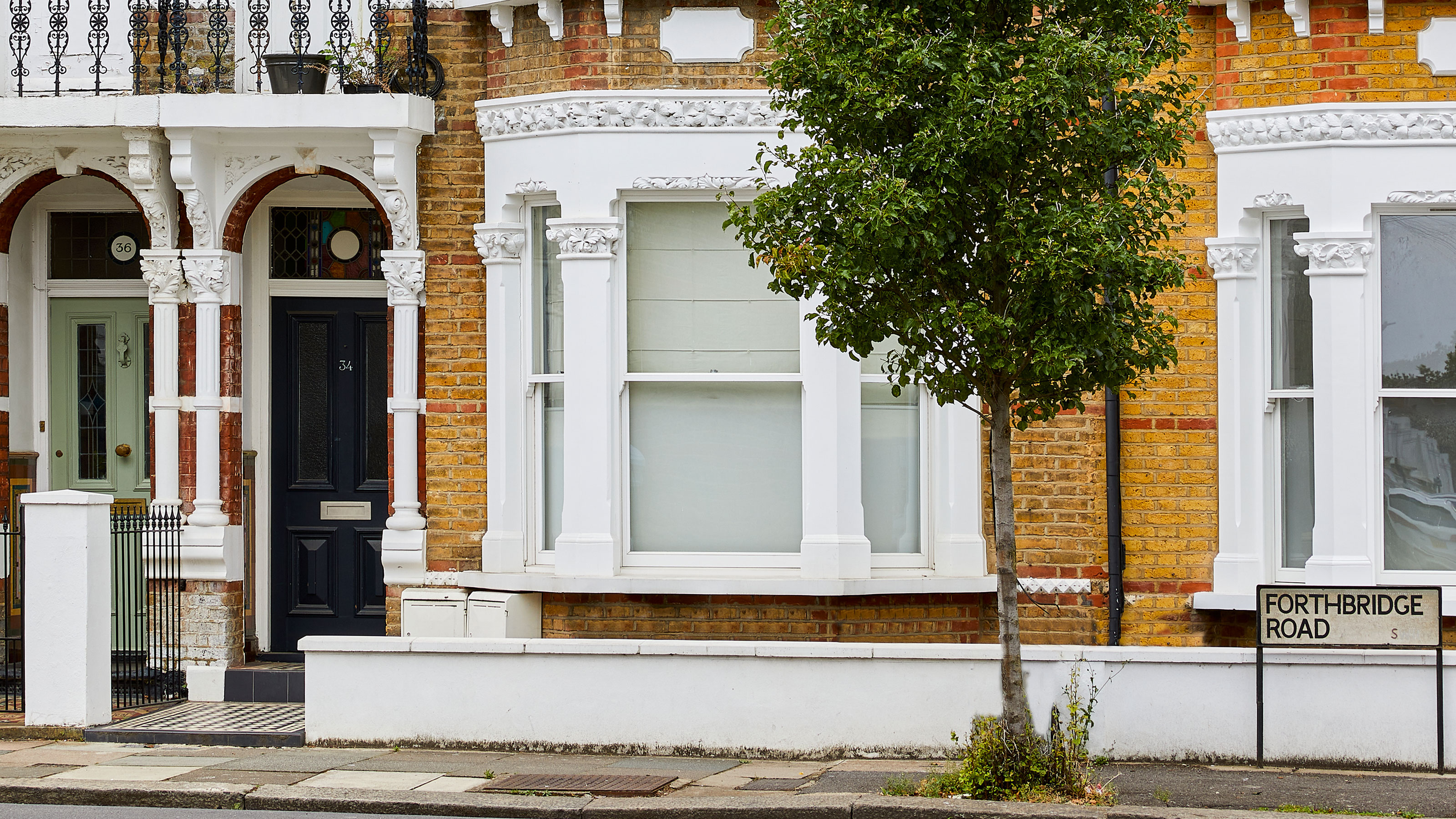 Sash Windows: Types, Costs, Pros and Cons | Homebuilding