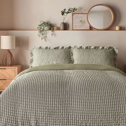 6 expensive-looking sets of bedding from Very.co.uk | Ideal Home
