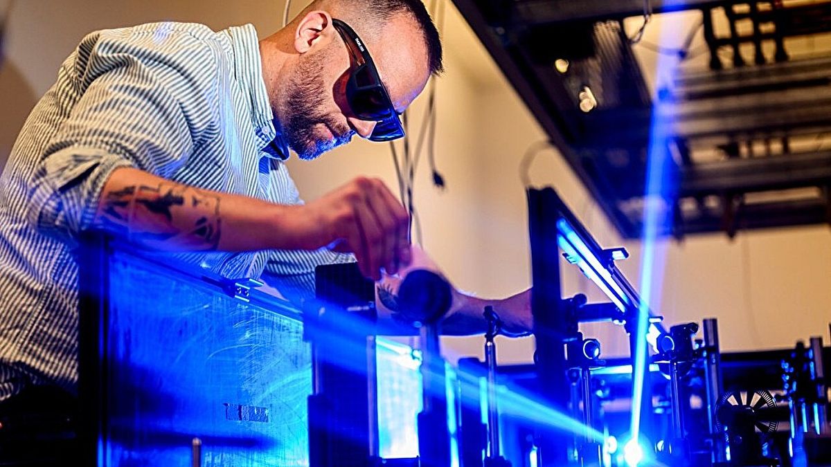 Quantum materials with a 'hidden metallic state' could make electronics ...