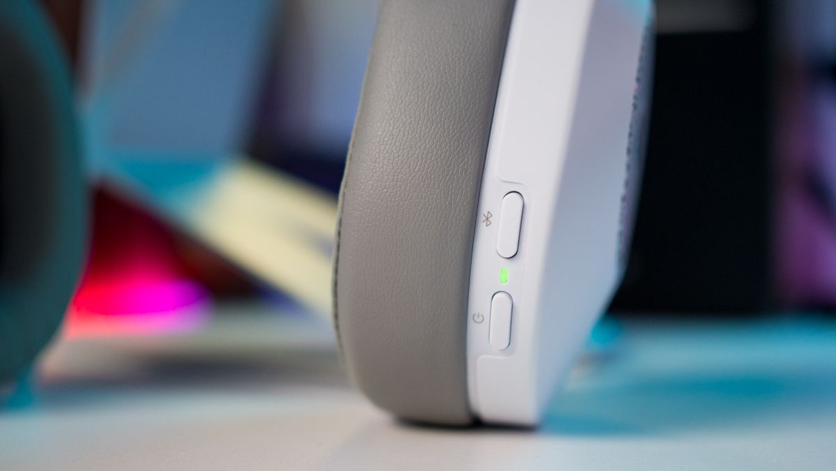 Review: Corsair's $119 HS65 Wireless gaming headset has no right being ...