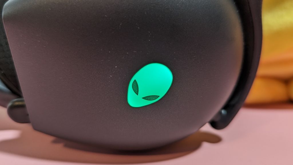 Alienware AW720H gaming headset review | Laptop Mag