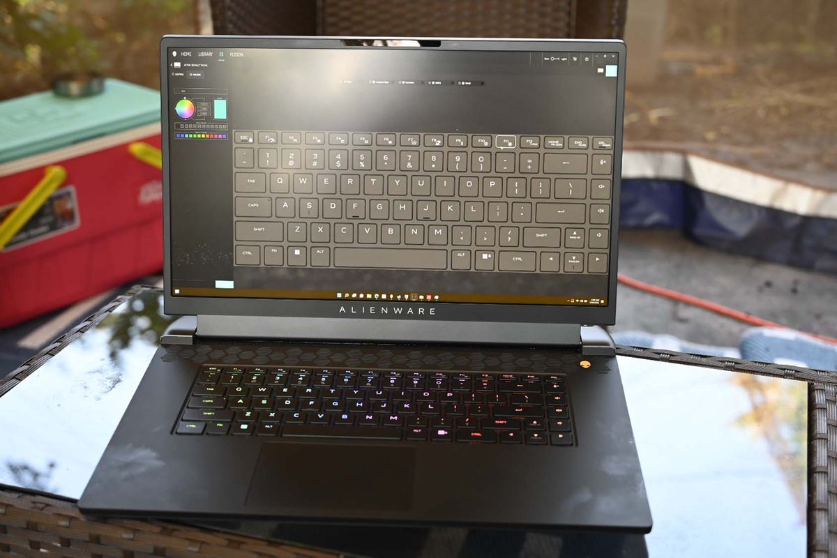 Alienware m17 R5 (AMD Advantage): Meet the king of AMD gaming laptops ...