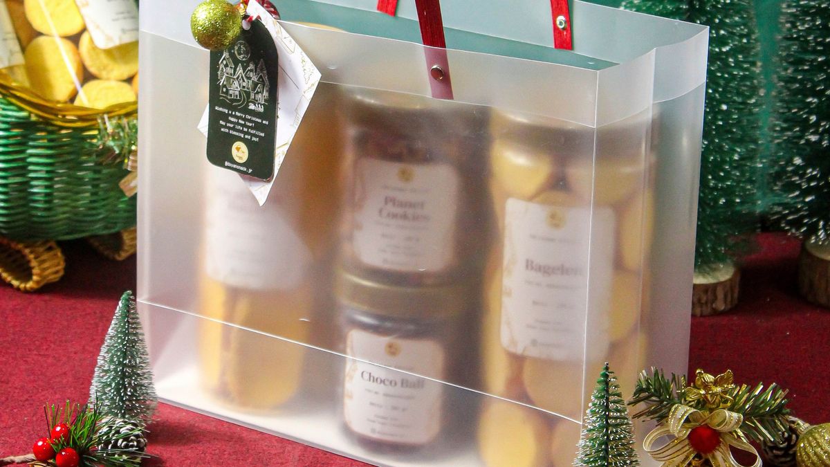 5 clever ways to wrap gifts without paper | Tom's Guide