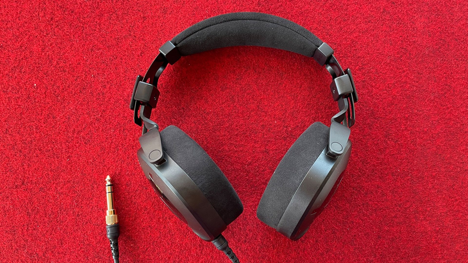 Some of our favourite wired headphones have crashed to a stunning new ...
