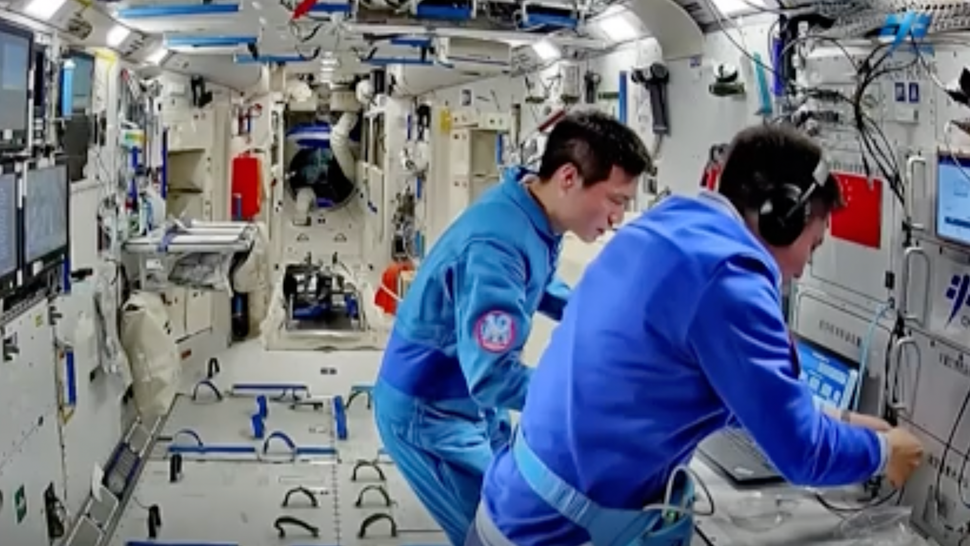 Chinese astronauts study ancient microbes aboard Tiangong space station (video) | Space