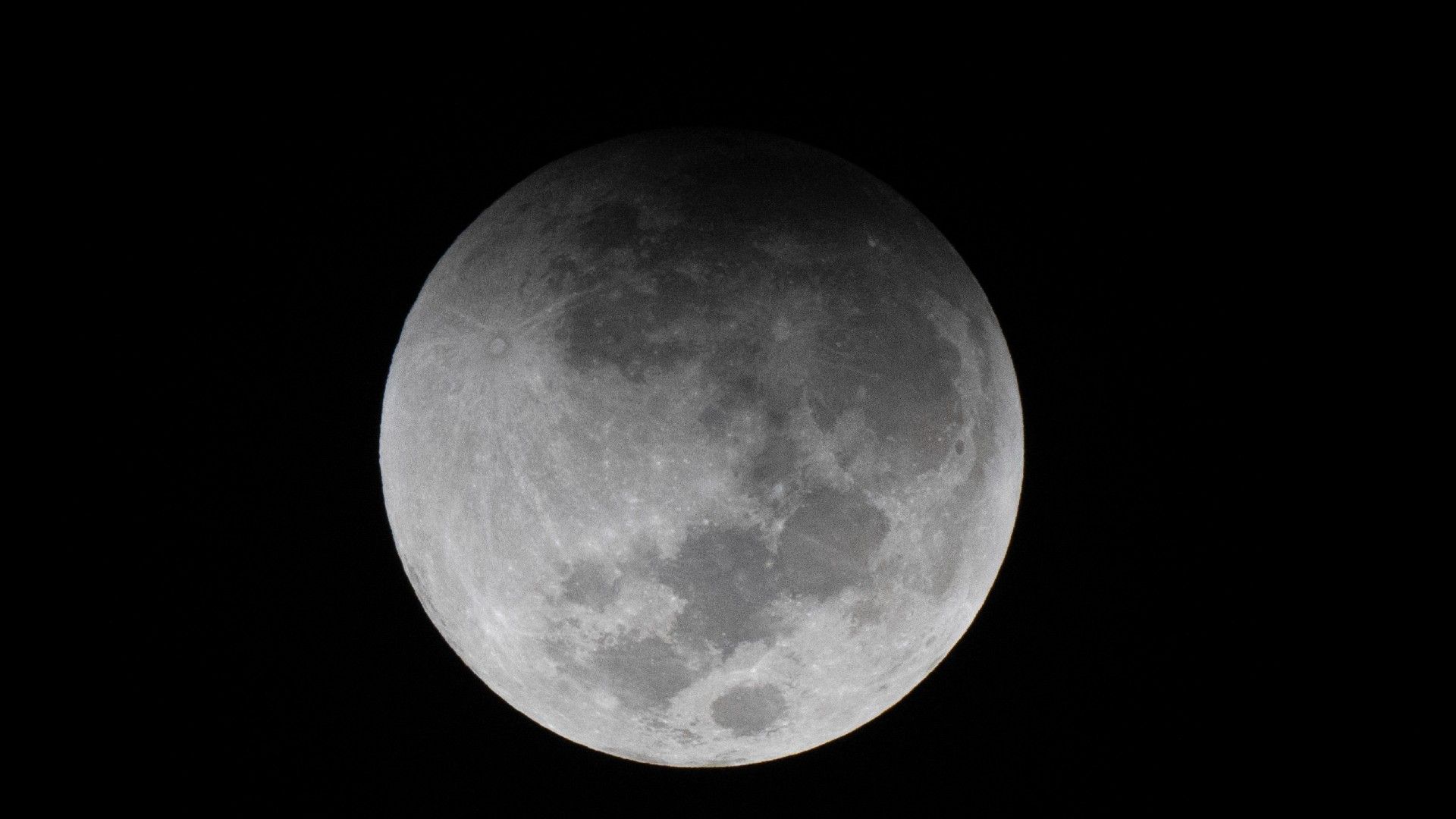 A partial lunar eclipse of the Harvest Moon Supermoon is coming. Here's ...
