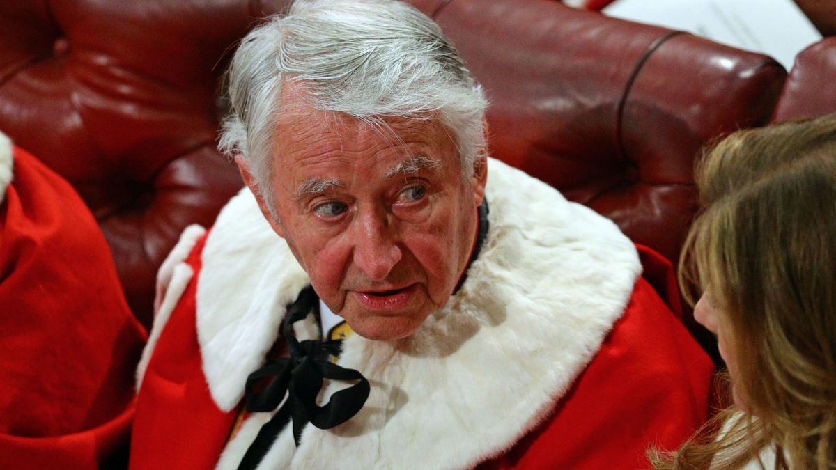 David Steel steps down as report criticises responses to Westminster ...