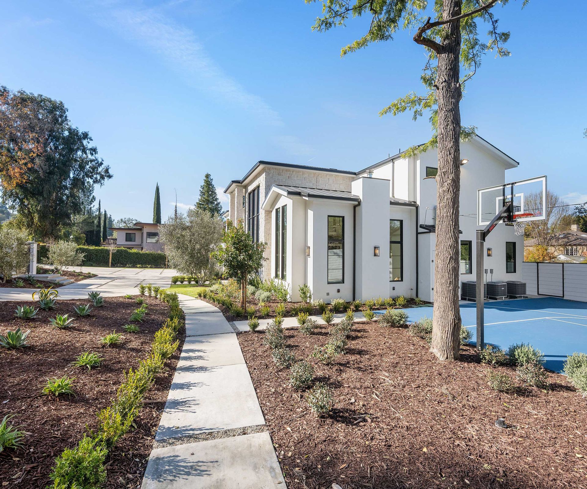 What the ‘Zone 0’ regulations mean for California yards | Homes and Gardens