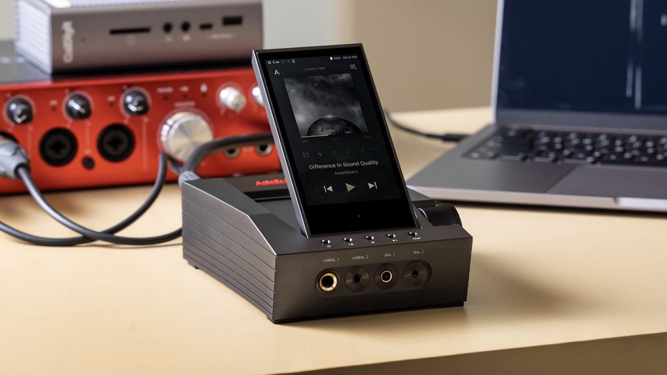 Astell & Kern's portable desktop audio system packs in new DAC ...