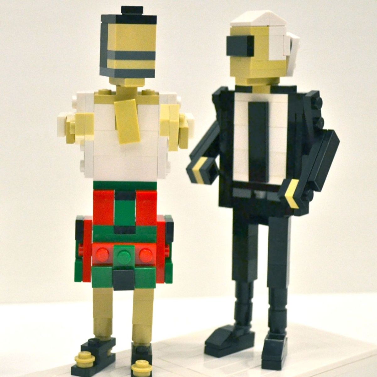 Karl Lagerfeld LEGOS - LEGO Fashion Week | Marie Claire