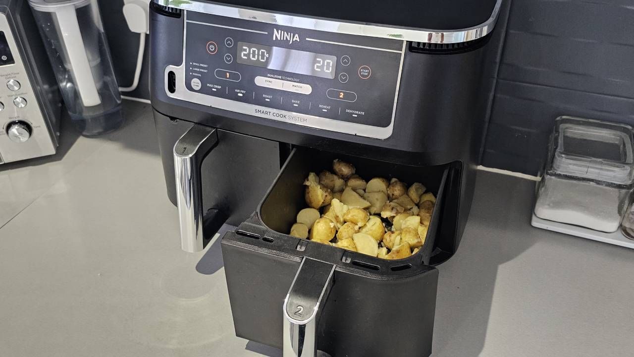 Ninja Foodi MAX Dual Zone Air Fryer AF451UK review | T3