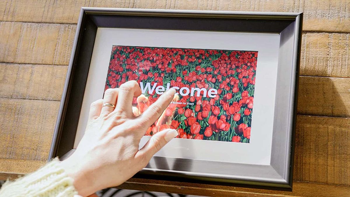 PhotoSpring 10 Digital Photo Frame review | Tom's Guide