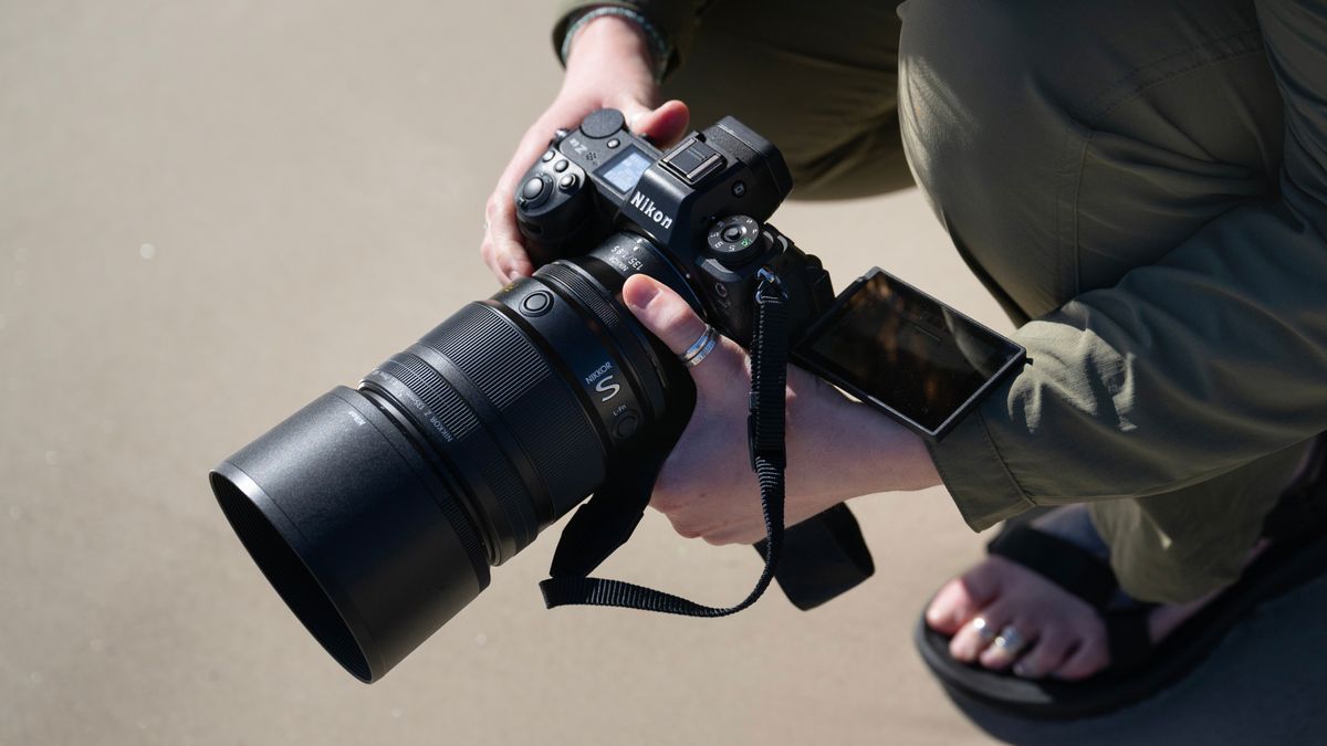 Nikon Z6 III launches with the world's first partially-stacked sensor ...