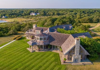 Obama house: tour Barack and Michelle's new Martha's Vineyard home ...