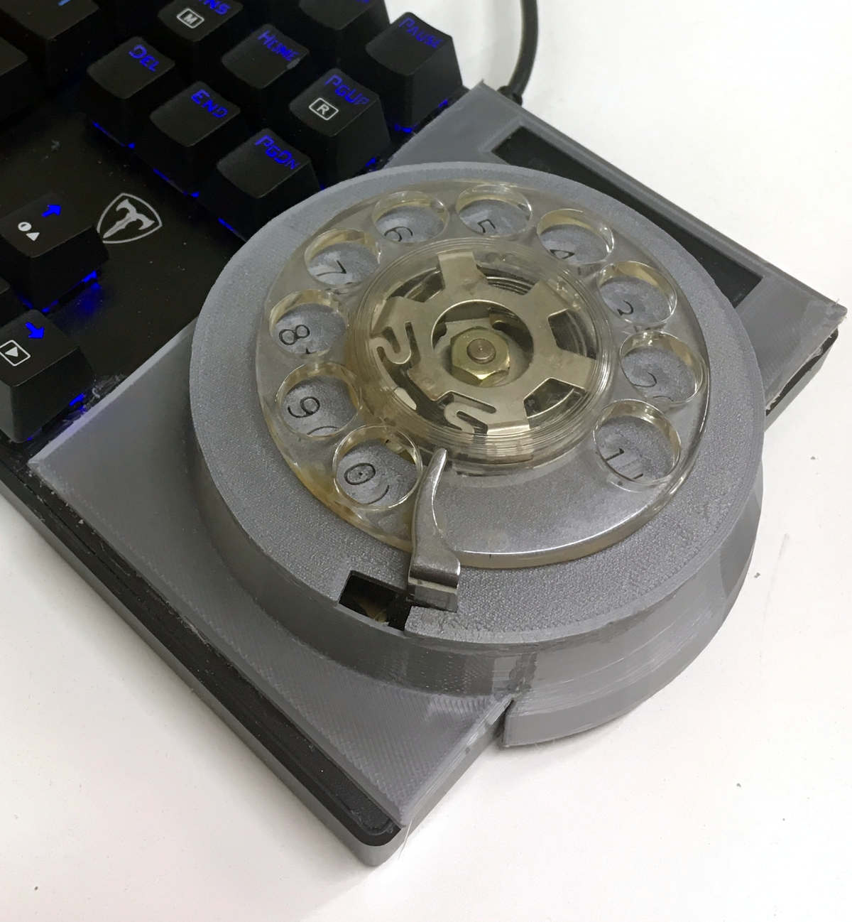 Modded Keyboard Flaunts Vintage Rotary Phone Dial | Tom's Hardware