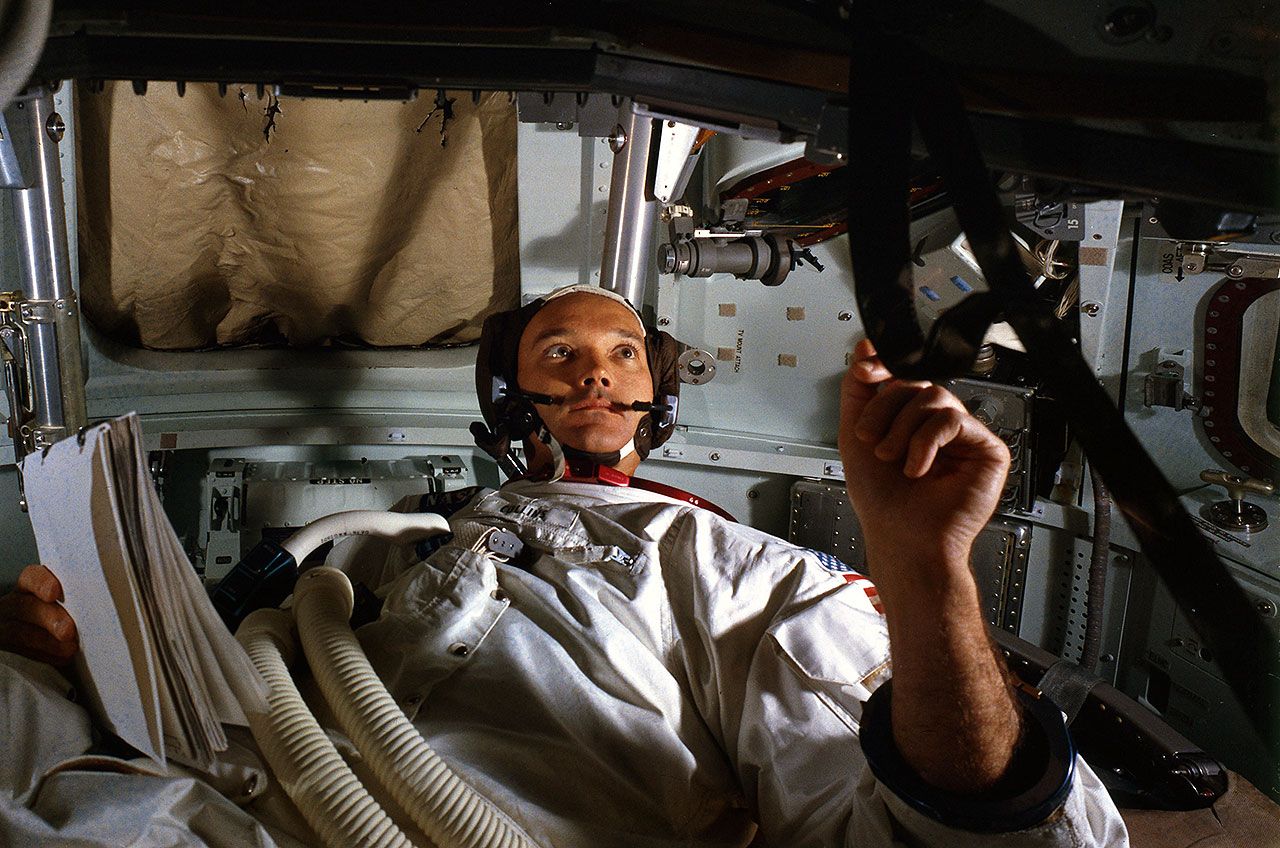 Michael Collins, Apollo 11 astronaut who orbited moon, dies at 90 | Space