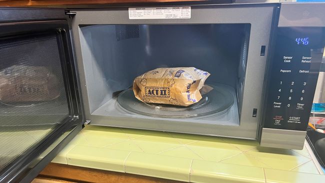 LG LMC2075ST 2.0 cu. ft. NeoChef Countertop Microwave review | Top Ten ...