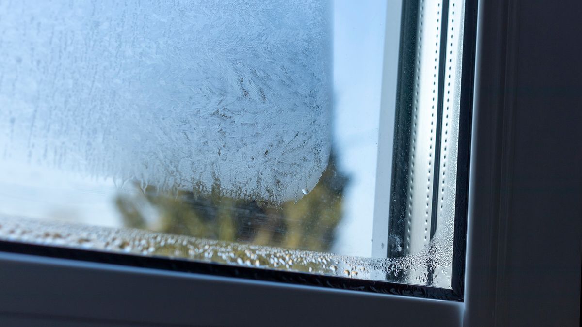 Why are the inside of my window panes fogging up? Glazing experts ...
