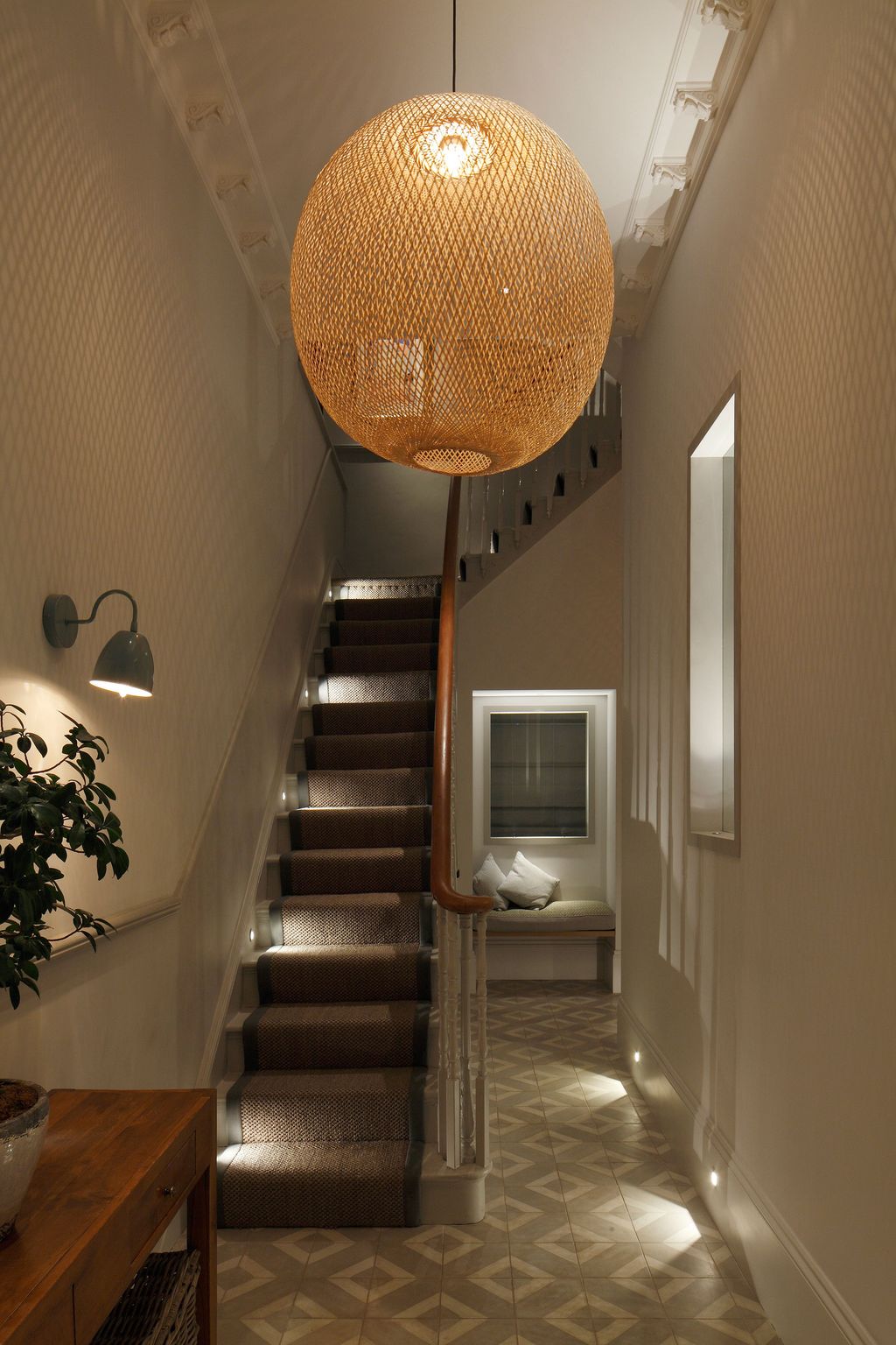 15 Hallway Lighting Ideas To Brighten Up a Home's Entrance | Homebuilding