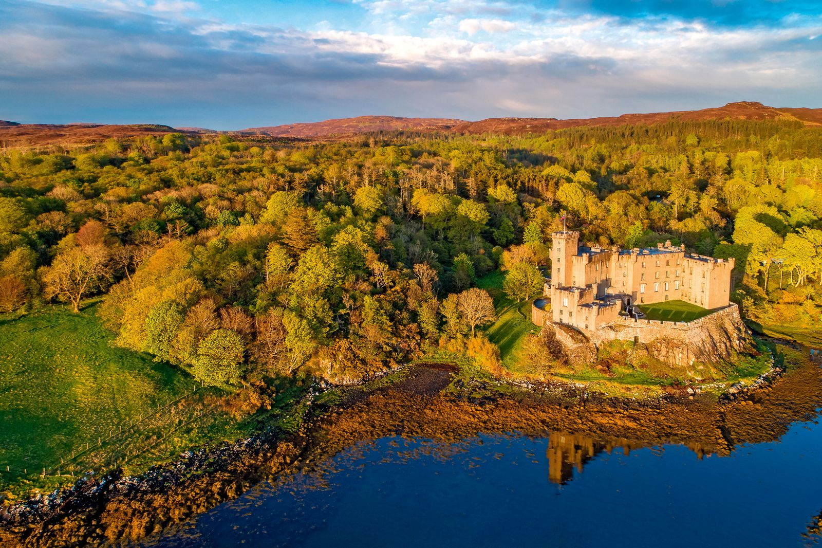 'The ideal of a Scottish castle': 800 years of Dunvegan Castle, one of ...