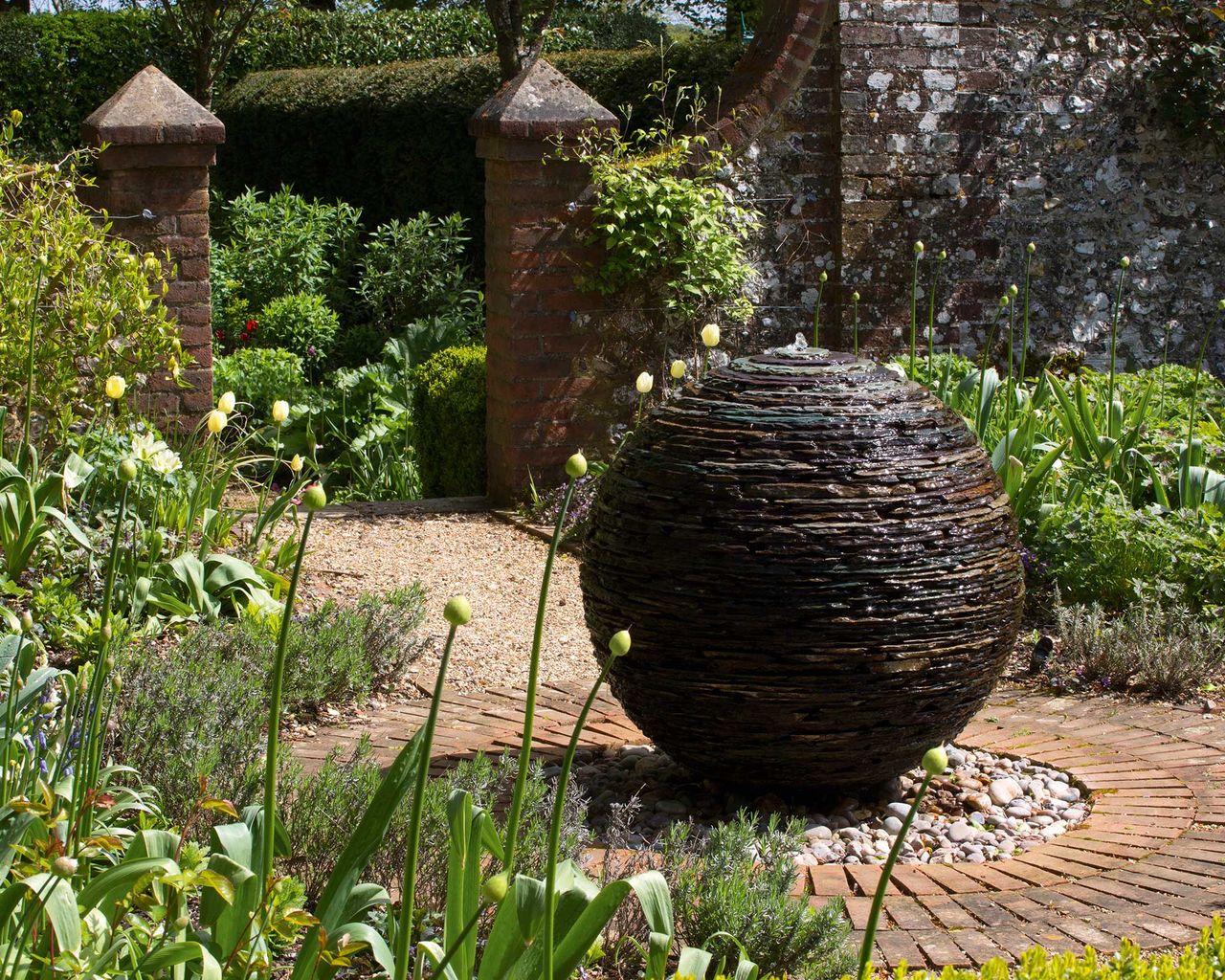 Fountain ideas for gardens and backyards: 11 ways to make a statement ...