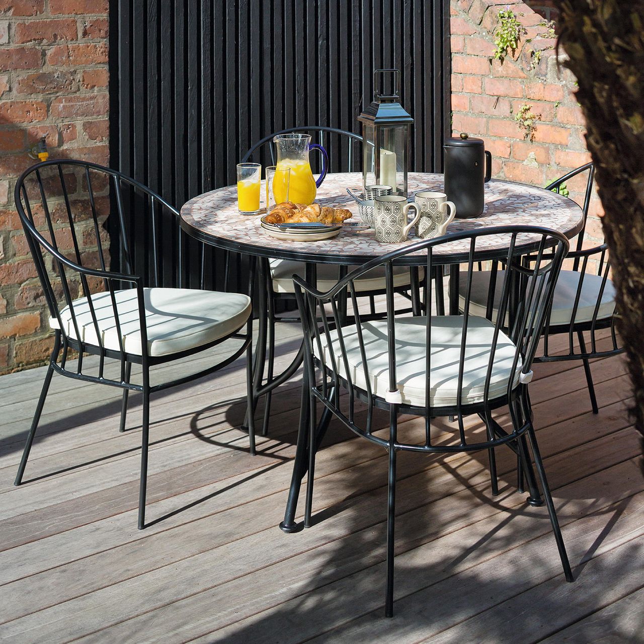 10 DIY outdoor table ideas you can do yourself | Ideal Home