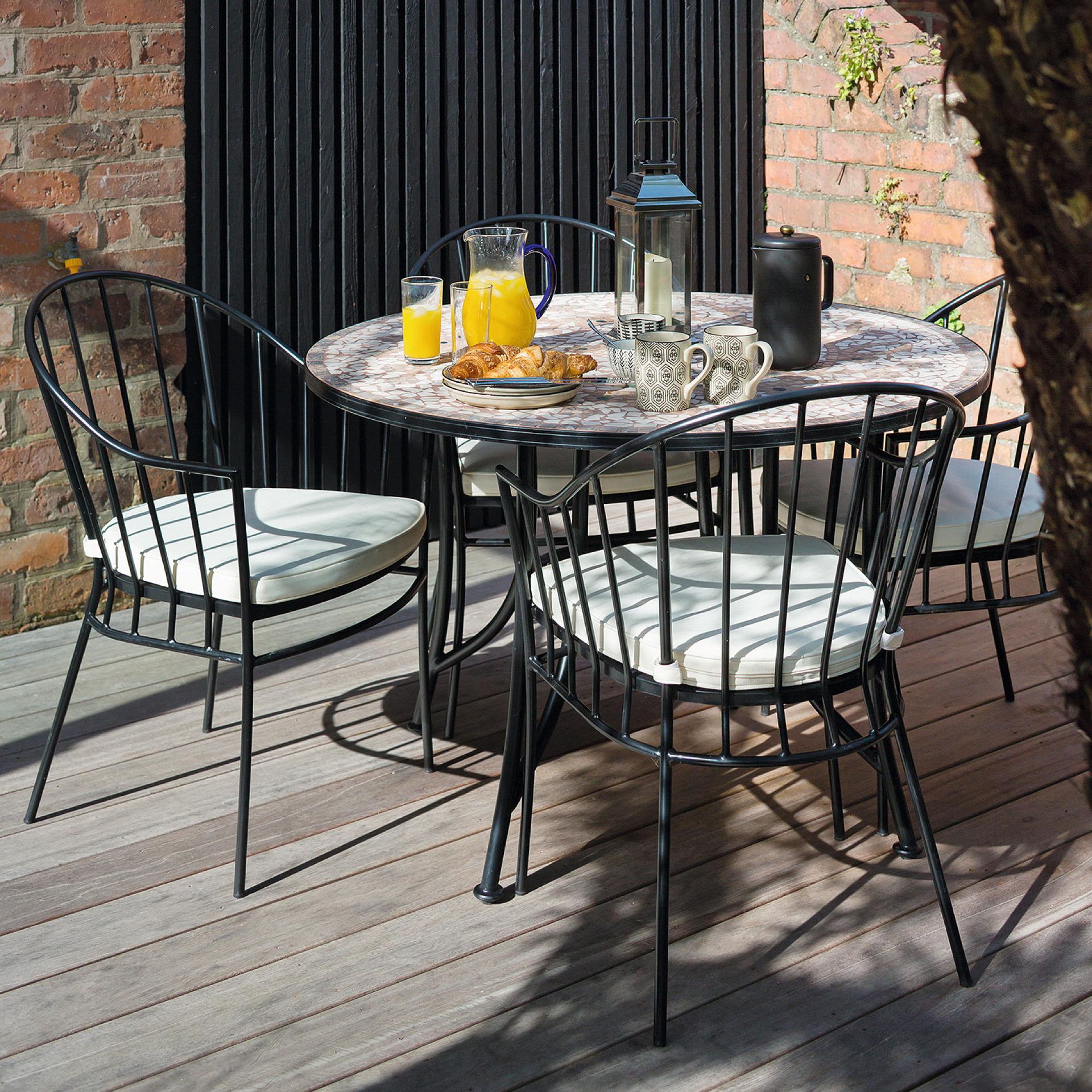 10 DIY outdoor table ideas you can do yourself | Ideal Home